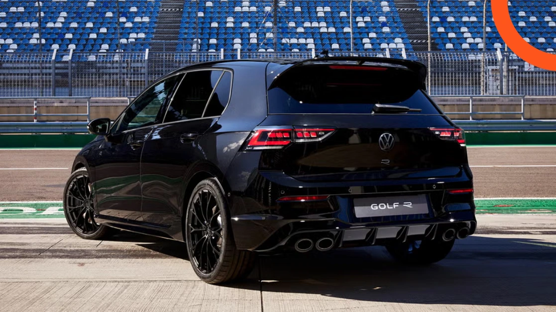 فولكس فاجن جولف ار 2025 المواصفات والأسعار | دليل سيارة